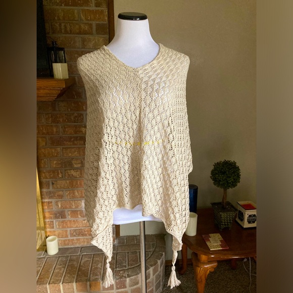 Sweaters | Chunky Knit Cream Colored Shrug Shawl Poncho | Poshmark